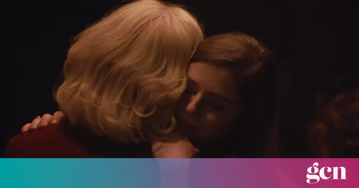 Watch Anne Hathaway Seduces Thomasin Mckenzie In First Trailer For 1940