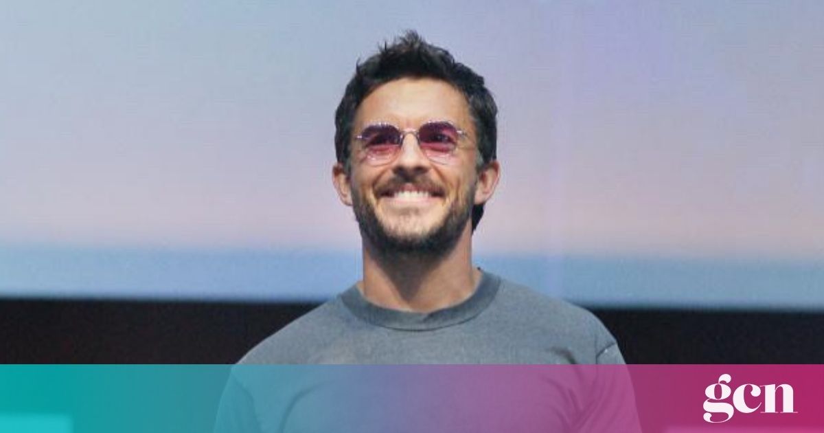 Jonathan Bailey releases 'slutty little glasses' collab to raise funds for LGBTQ+ charity • GCN