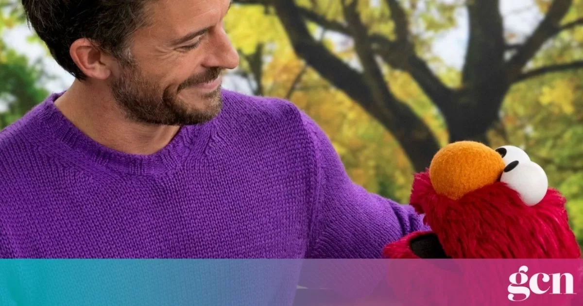 Jonathan Bailey meets gay icons Bert and Ernie in Sesame Street ...
